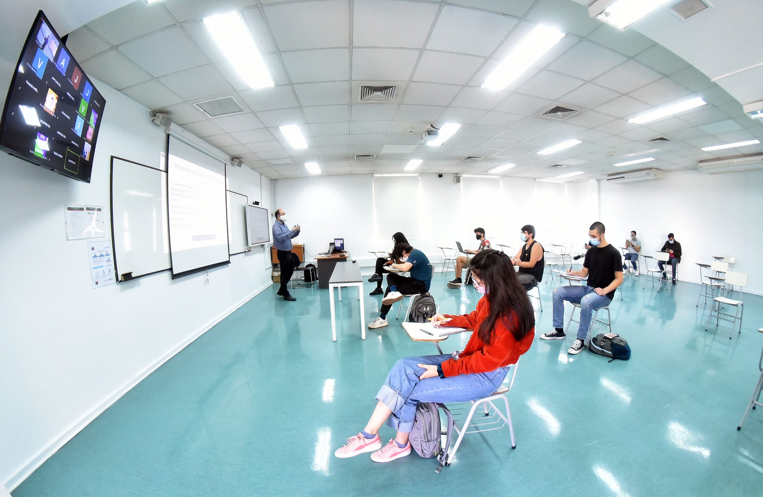 Retorno paulatino y seguro: Psicología UDP realizó clases presenciales ...