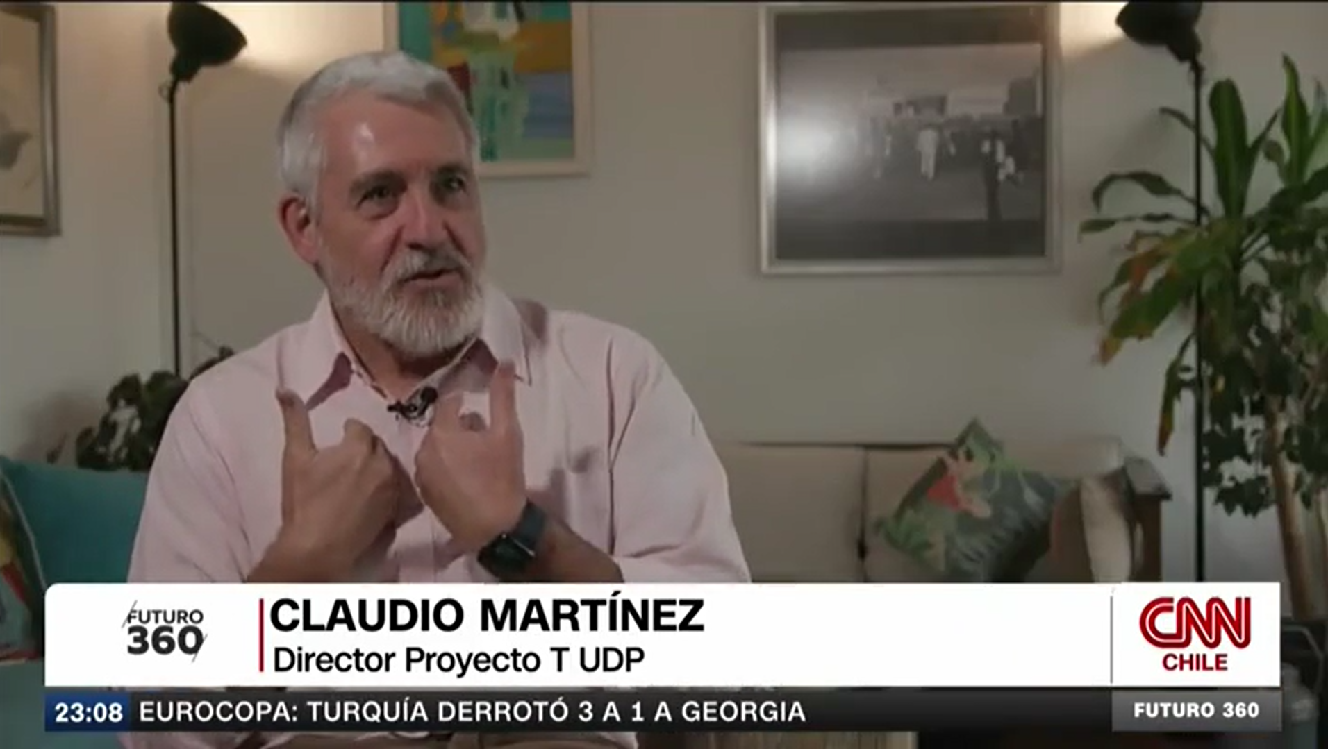 Dificultades de transicionar de género en Chile, comenta Claudio ...